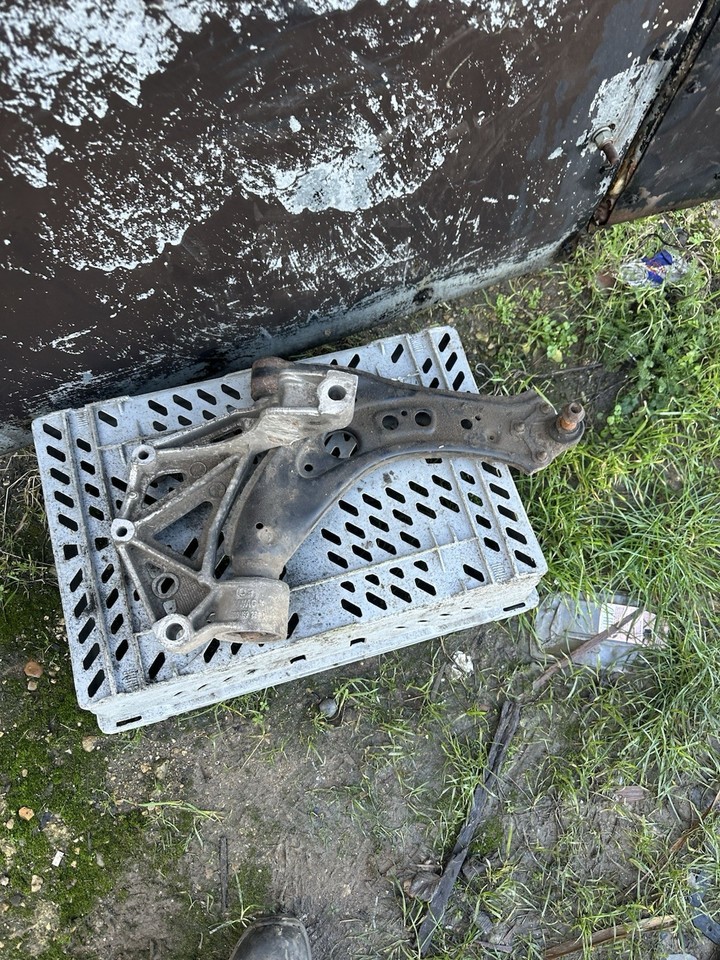 Control Arm Mounting Holder Back Front Axle Right Side Lower FOR ...