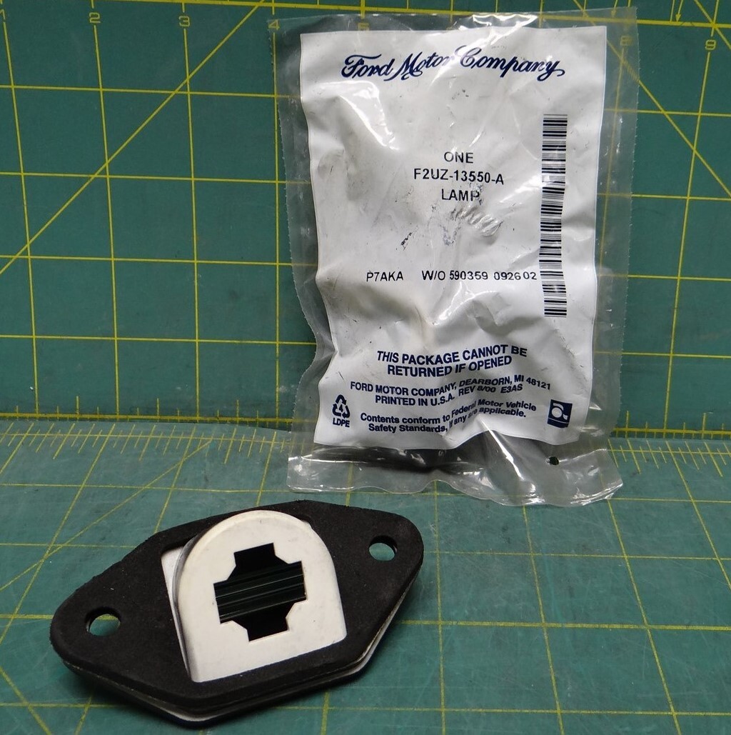 Original Ford Motor Company OEM License Plate Lamp Assembly F6UZ-13550 ...