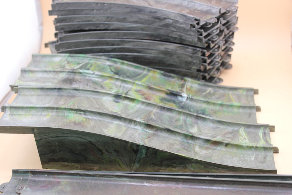 VINTAGE MARX STREAMLINE SPEEDWAY PLAY SET WITH TWO RARE WINDUP BUSES ...