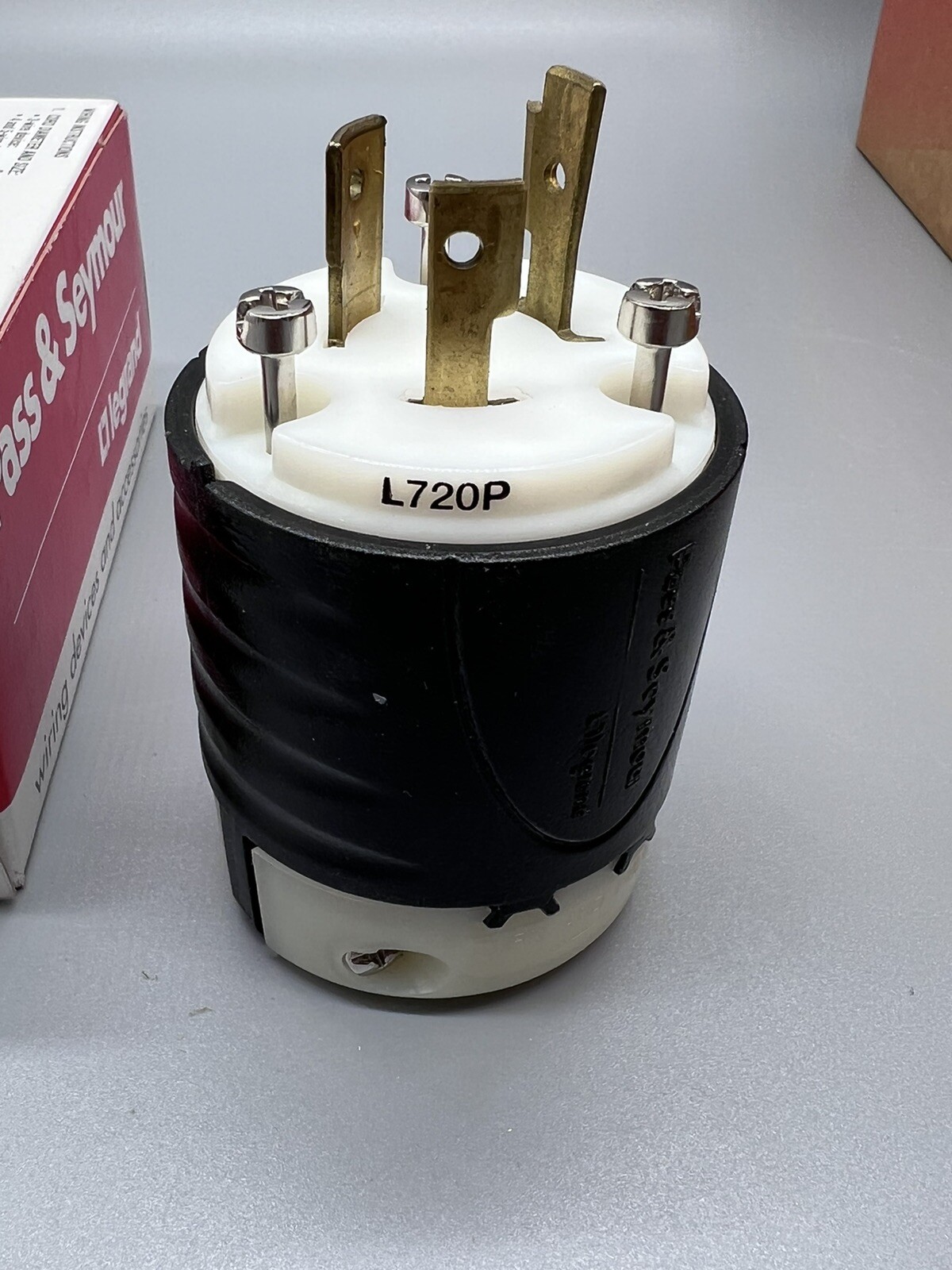 Pass Seymour Legrand Turnlok Plug 2P 3W Grdg 20 AMP 277 VAC L720-P (10 ...