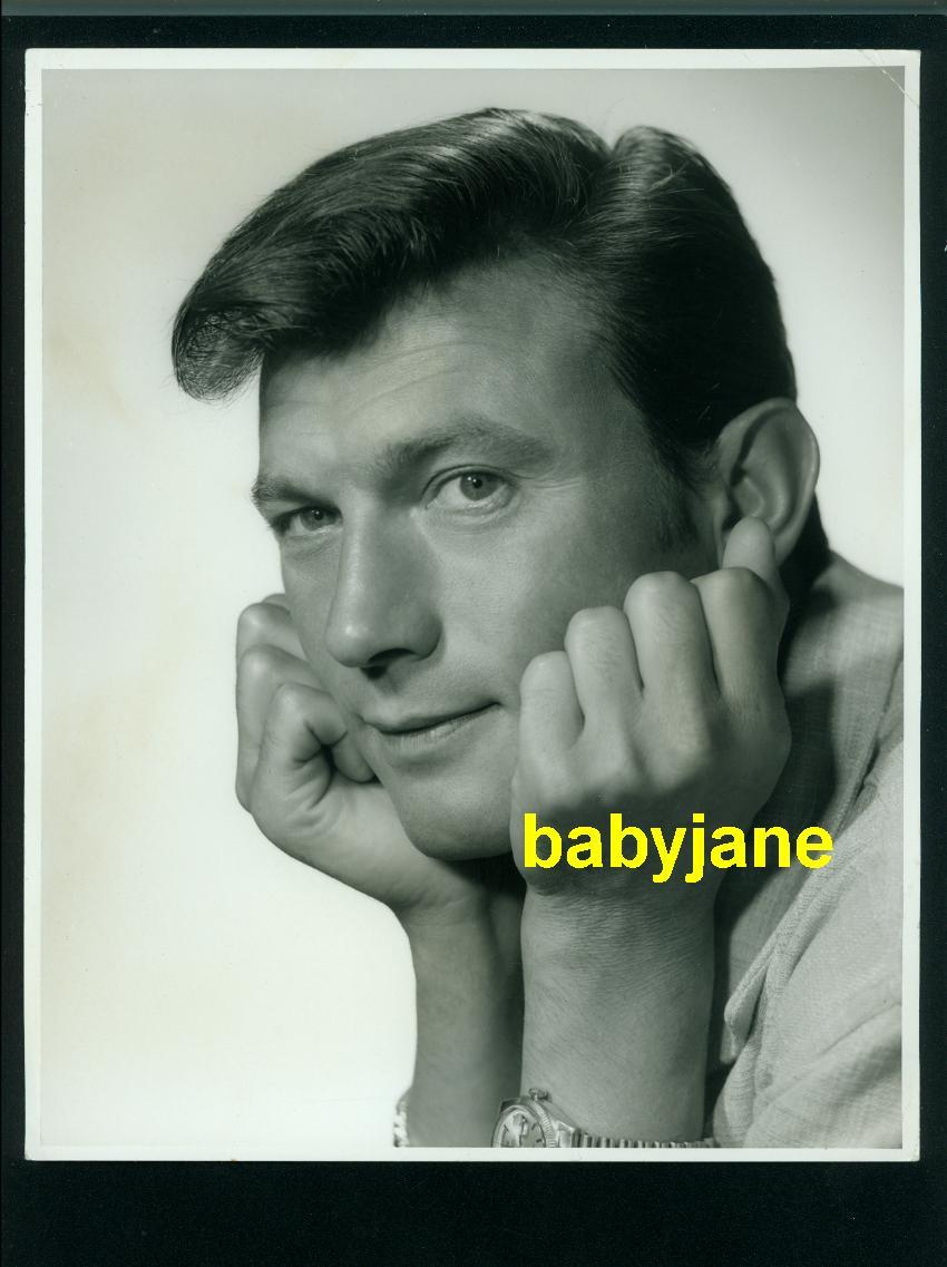 LAURENCE HARVEY VINTAGE 8X10 PHOTO HANDSOME PORTRAIT TAKEN BY ERIC ...