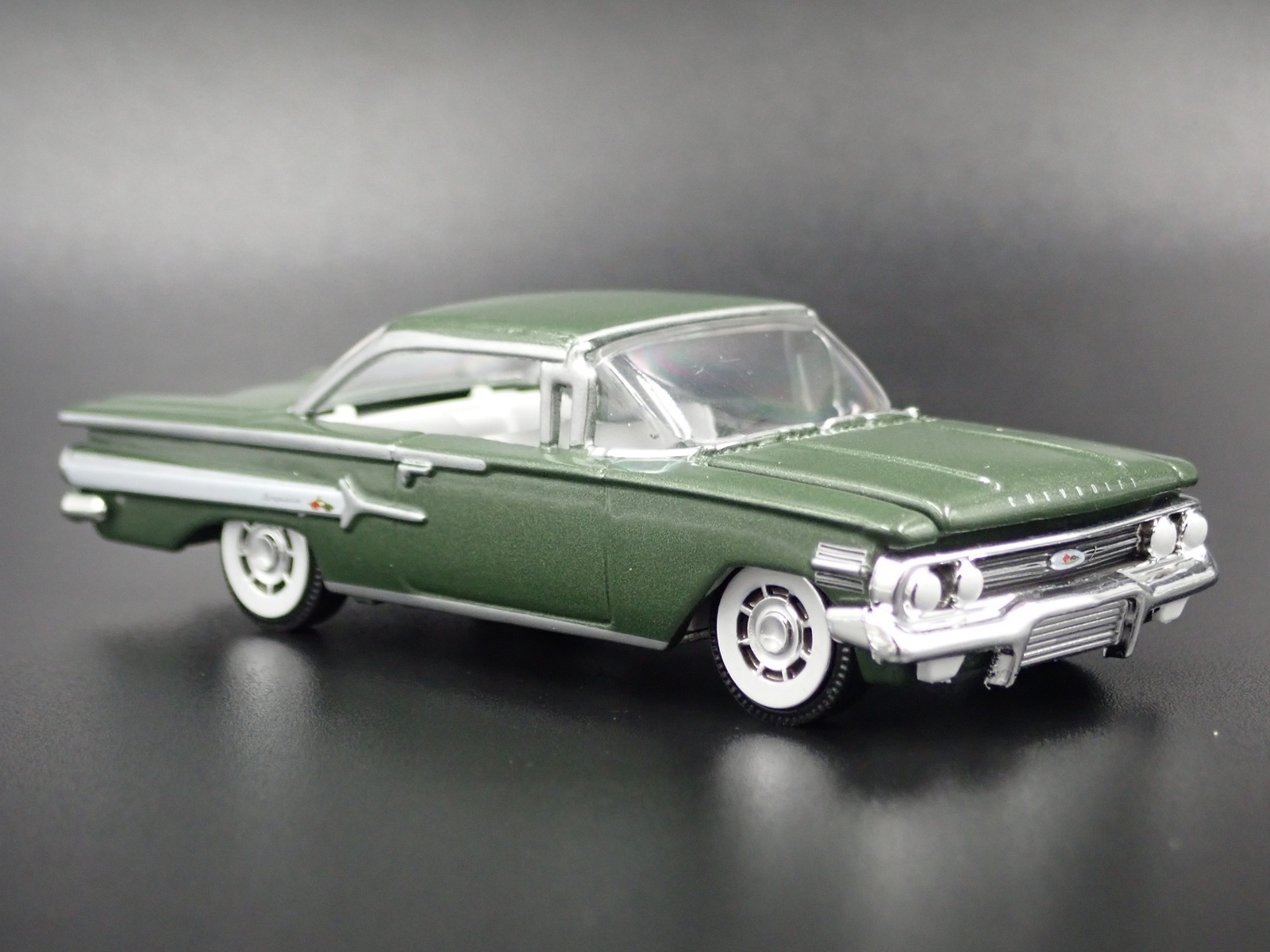 1960 60 CHEVY CHEVROLET IMPALA 1:64 SCALE COLLECTIBLE DIORAMA DIECAST ...