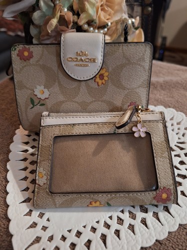 "Coach Wallet Light Signature Canvas Ditsy Floral Print & Card Case! 🚨 ...