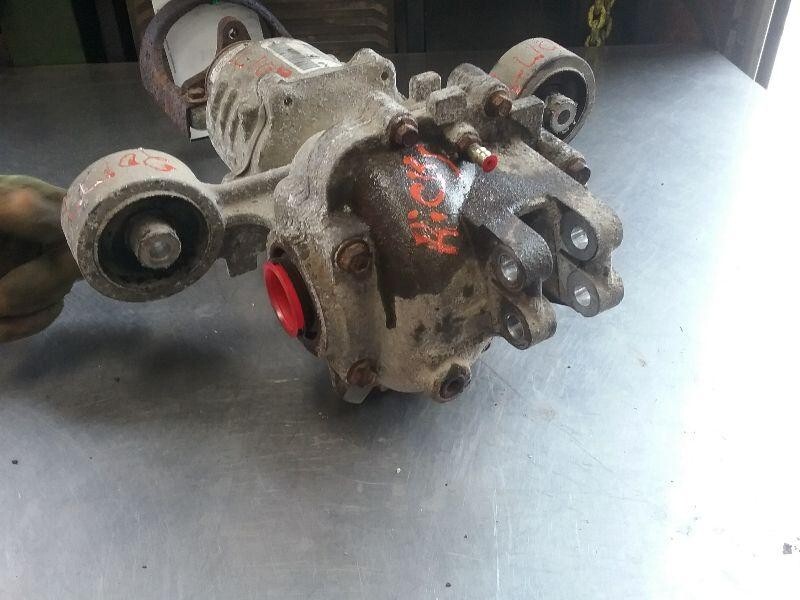 2005-2006 Chevy Equinox Rear Differential Carrier Assembly USED | eBay