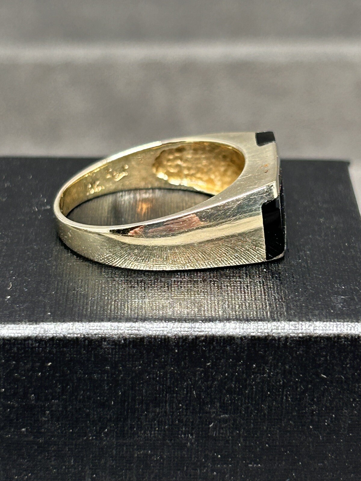 10K Yellow Gold & Black Onyx Men’s Ring Size 10 (5.6 … - Gem