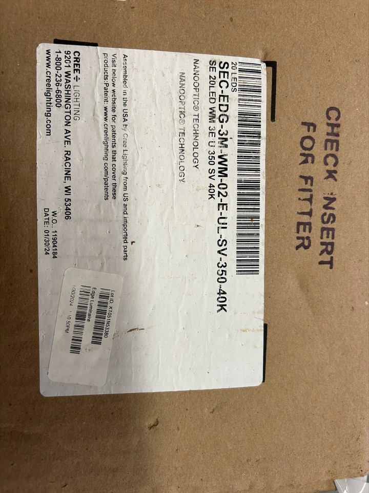 CREE The Edge Square Series Luminare Flood (SEC-EDG-3M-WM-02-E-UL-SV ...