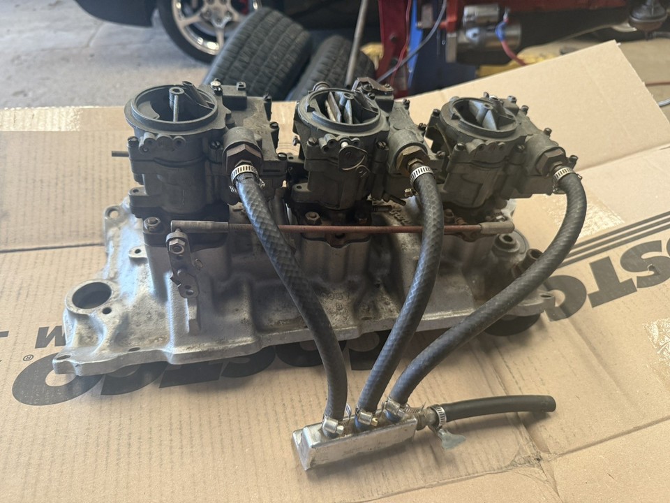 Tri-Power 3 X 2 Rochester Carbs Edelbrock C357 B intake manifold For ...