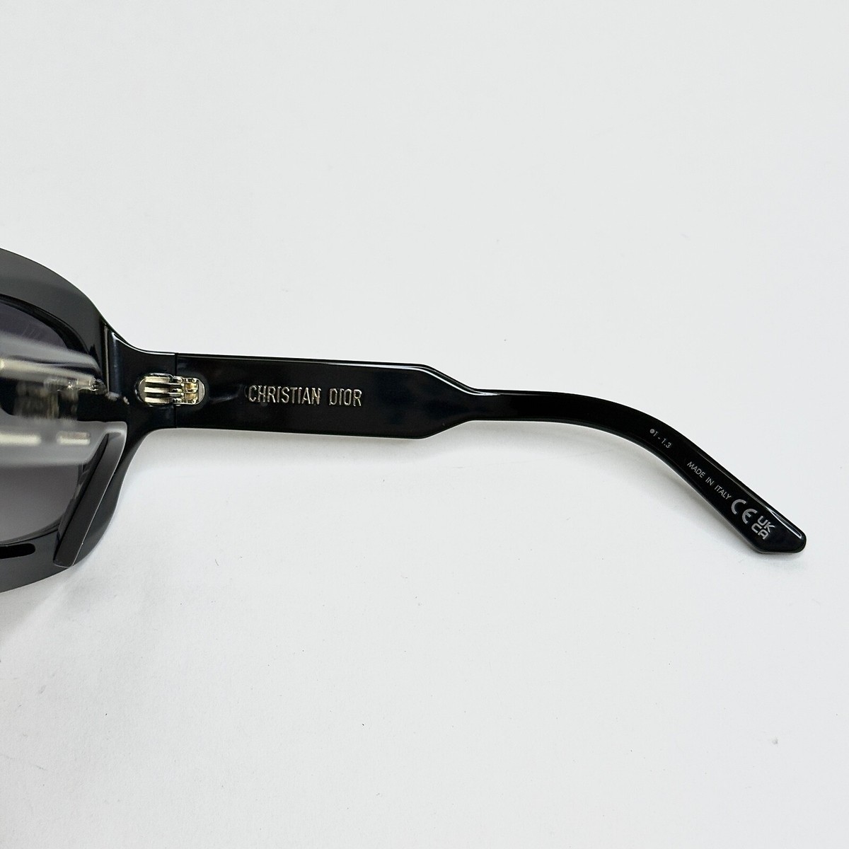 CHRISTIAN DIOR SIGNATURE Black Gold Wrap DIORSIGNATURE M1U CHRISTIAN DIOR SIGNATURE Black Gold Wrap DIORSIGNATURE M1U