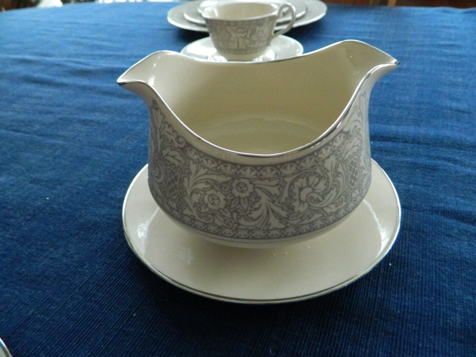 Franciscan "Platinum Renaissance" Set for (8) with 4 Serving Pieces ST ...