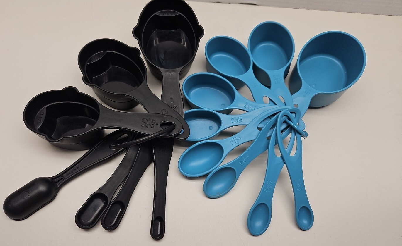 8 Unbranded Country Blue & Black Measuring Cup Set + 8 Measuring Spoons ...