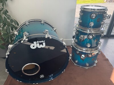 DW Collectors Drum Kit - Speciality Lacquer Regal-Royal Blue Fade ...