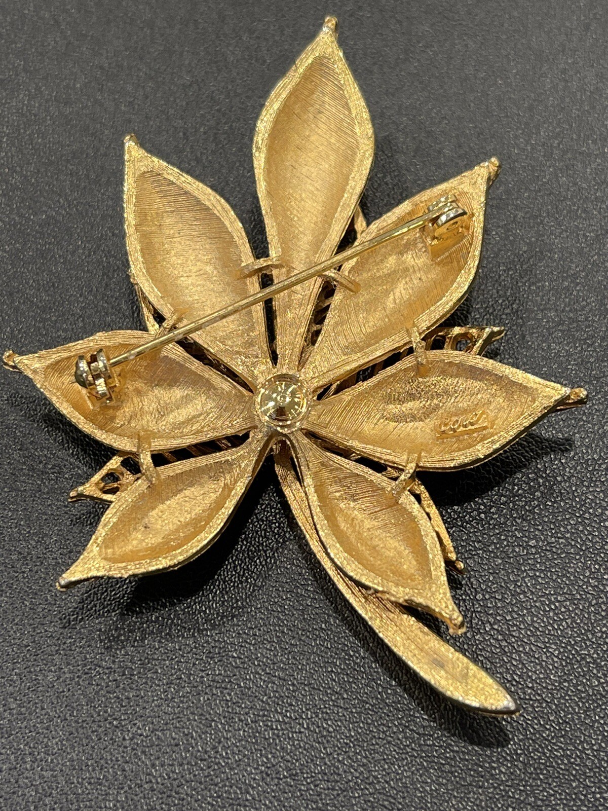 CORO Gold Tone Mid Century Double leaf brooch/pin Cla… - Gem
