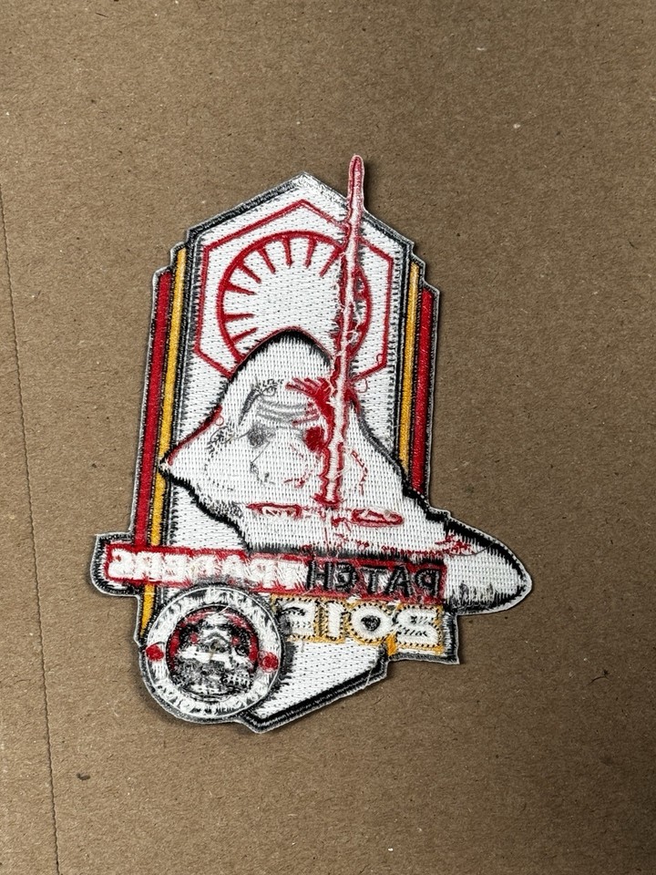 Star Wars 501st Legion Patch Traders 2015 Glow In Dark Kylo Ren Sith ...