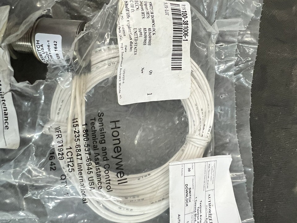 100-381006-1 Switch - Landing Gear Limit 14-28 Vdc; Wiring Each Unit ...