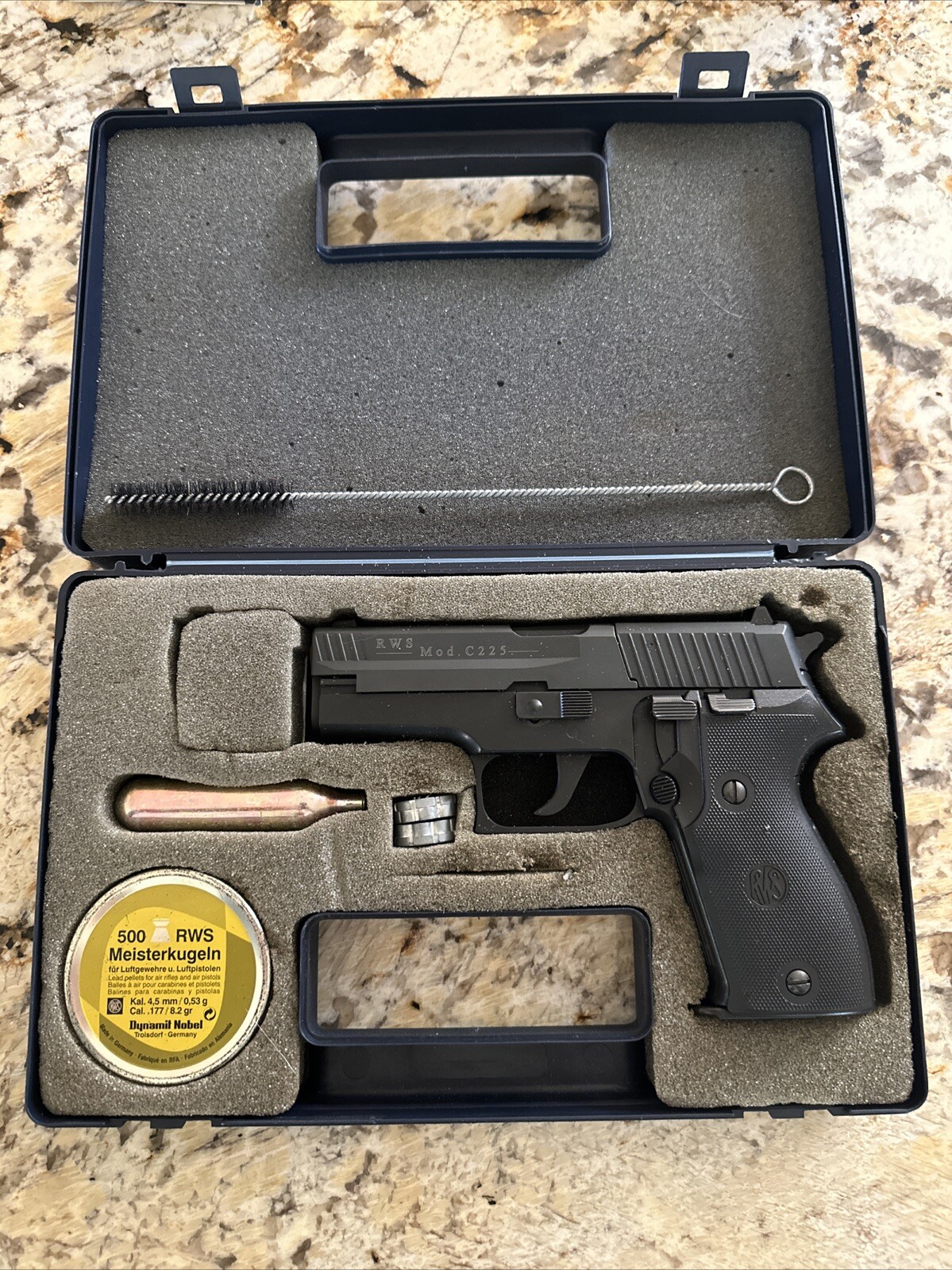 Vintage RWS C225 .177 4.5mm Caliber Co2 Air Pistol Sig Sauer P225 Copy ...