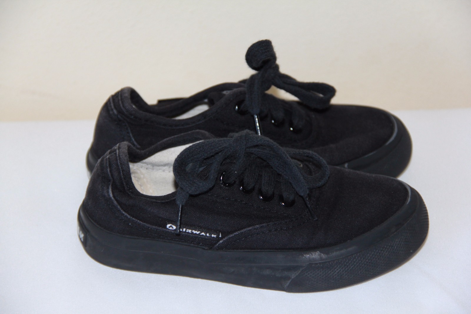 AIRWALK Black Shoes Sneakers Kids Boys, Girls Youths Size 10.5 | eBay