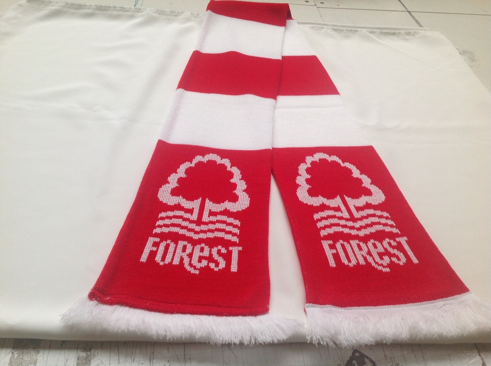 NOTTINGHAM FOREST CLASSIC SUPPORTERS SCARF | eBay