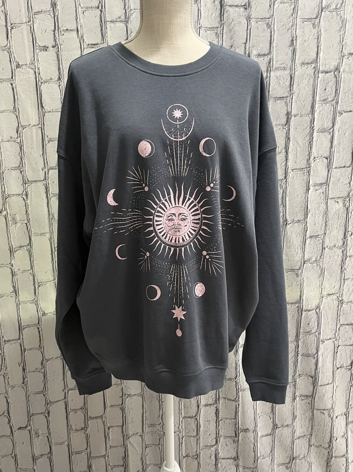 Macy’s Grayson/Threads :L Women Long Sleeve Graphic Sweatshirt Black ...