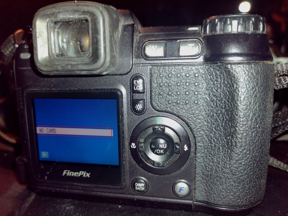 Fujifilm FinePix S Series S5200 5.1MP Digital Camera - WORKS NICE With ...