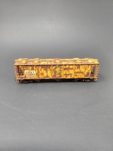 Weathered HO Scale Athearn Genesis, CSX Patched Ex C&O, PS covered ...