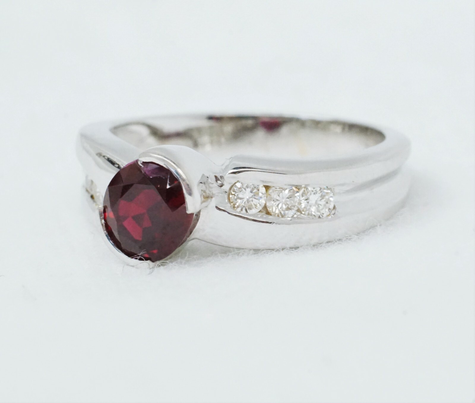 18K White Gold Oxblood Ruby & 1/5 cttw Natural Diamond Ring US Size 5 1 ...