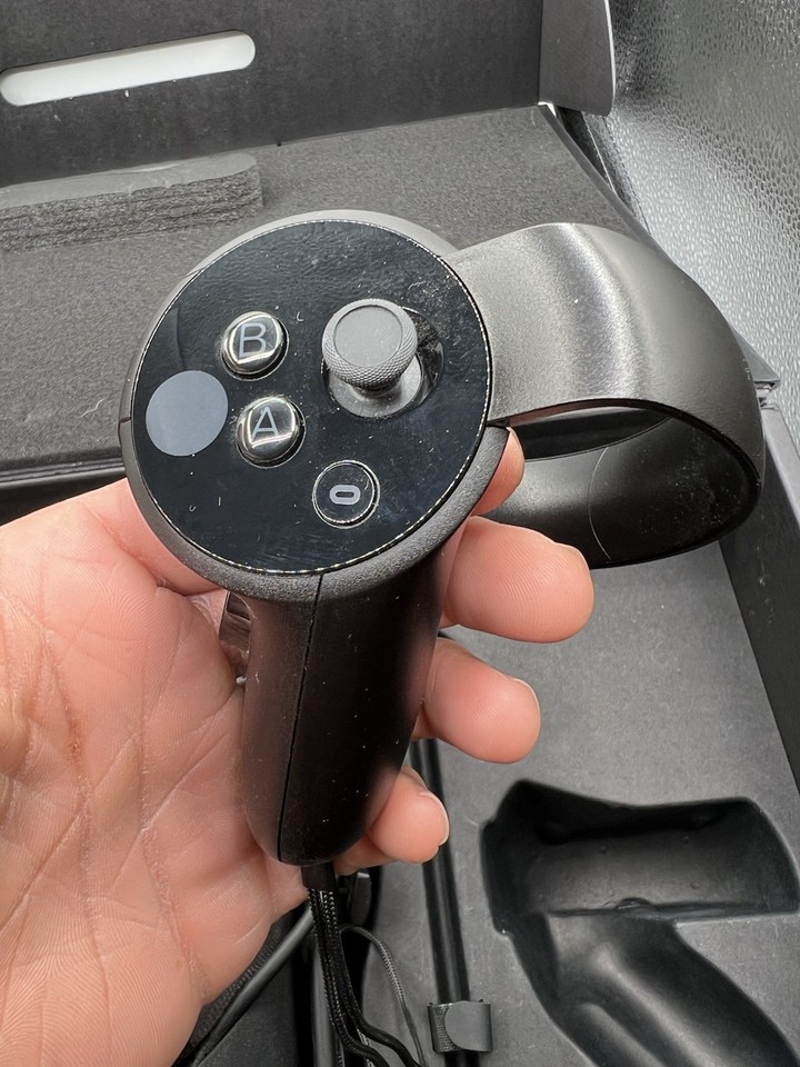 Oculus Rift CV1 Virtual Reality Headset with Controllers - Black | eBay