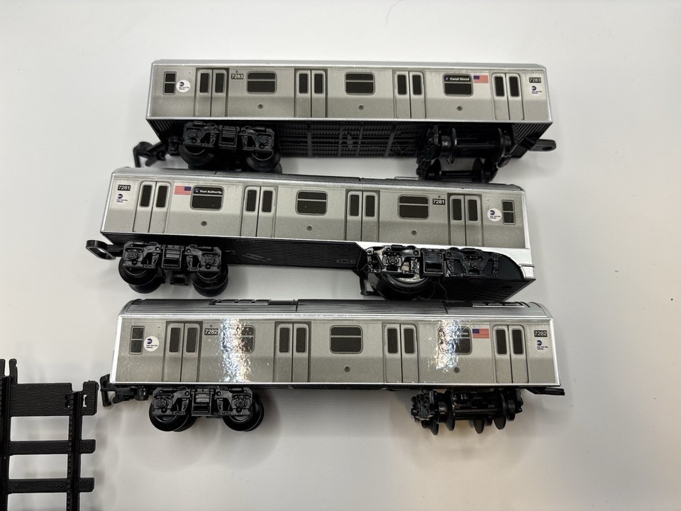 New York MTA Motorized Subway Train Set w Track Lights and Sounds ...