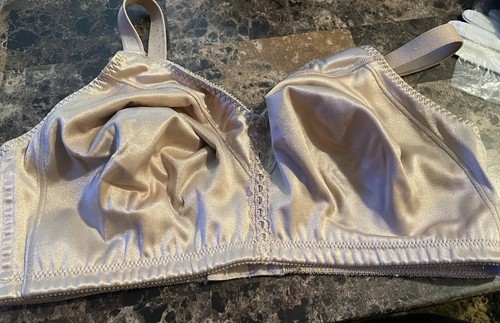 VINTAGE BALI SECOND SKIN BEIGE BRA! 40 DD - Gem