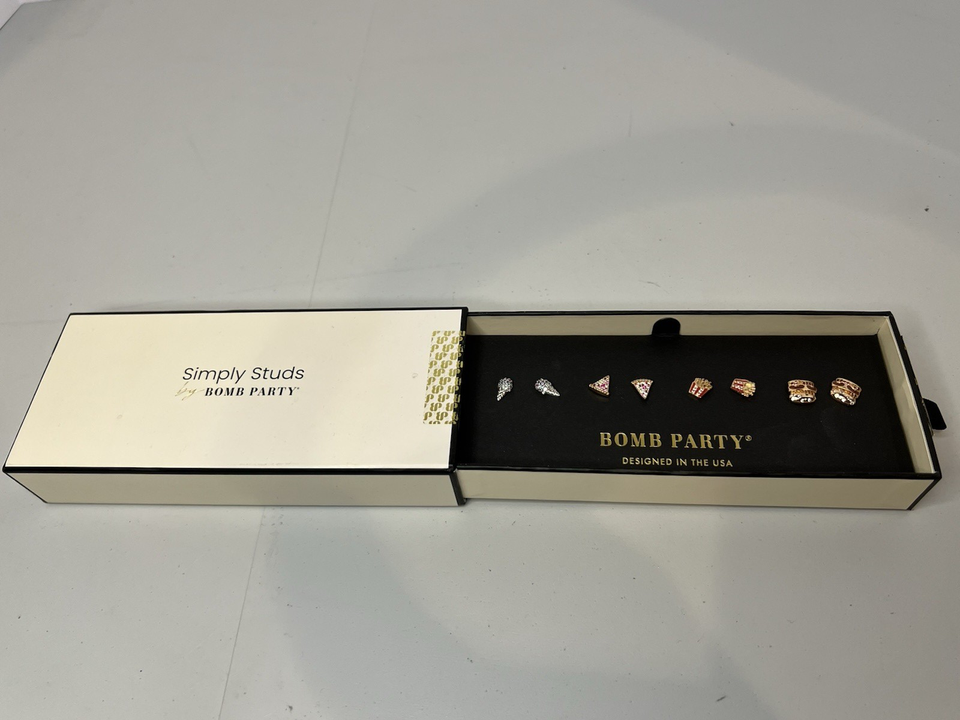NWT Women's Earrings Simply Studs Bomb Party Earring Set 4 Pack | eBay