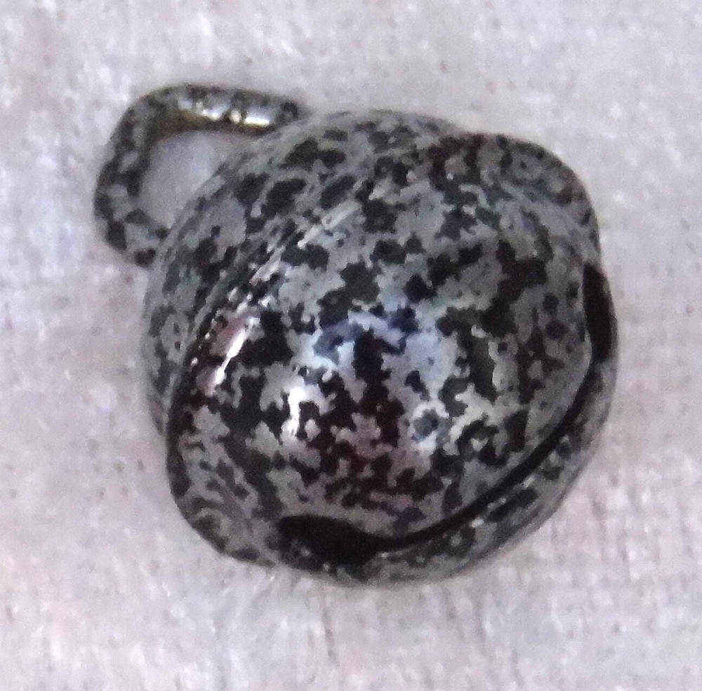 2 Schellen mit Öse Glöckchen asphalt ca. 15 mm | eBay