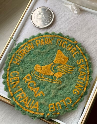 Vintage RCAF CENTRALIA Felt Patch ICE SKATING Canadian Air Force Exeter ...