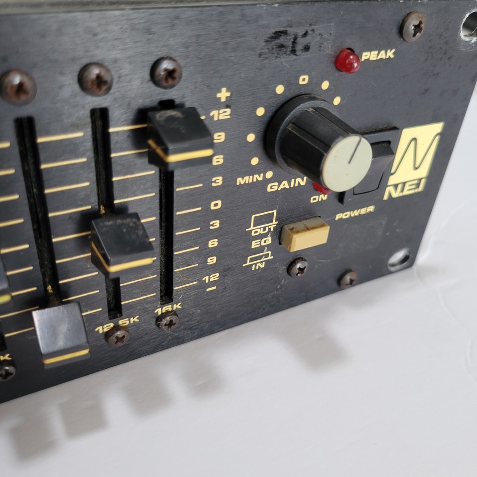 Vintage Neptune Electronics 2711 27 Band 1/3 Octave Rack Mount Graphic ...