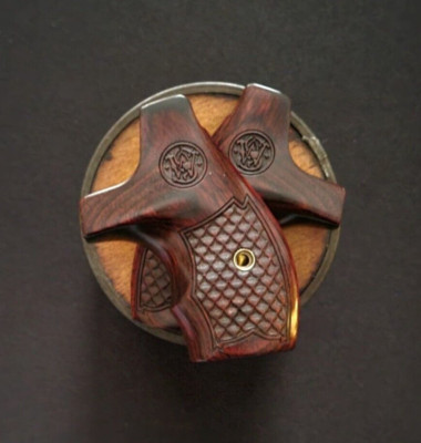 Smith & Wesson J-frame Rd Custom Deep Rosewood Boot Grips Dragonscale ...
