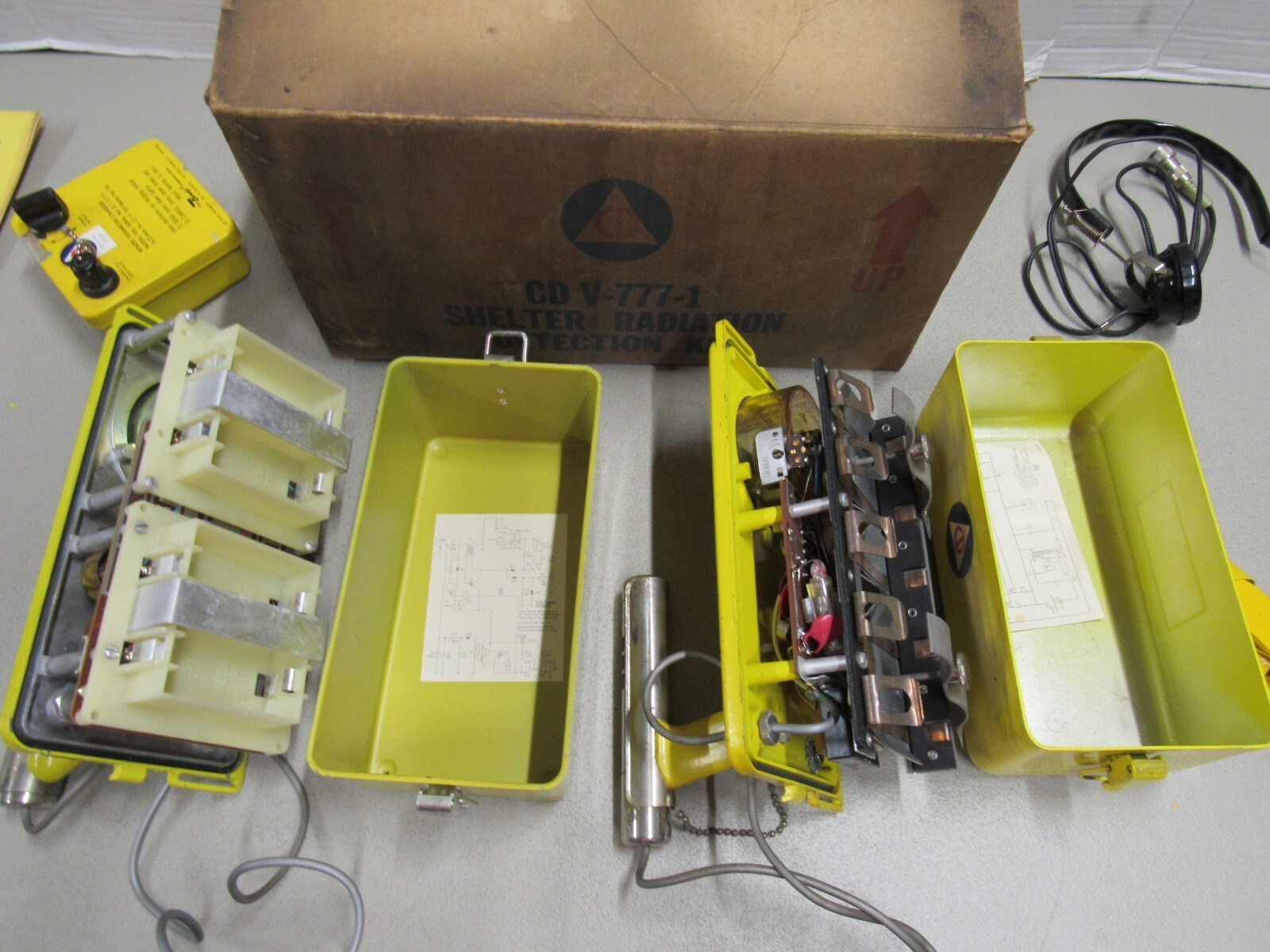US Civil Defense CD Radiation Detection Set Geiger Counter Model 6 & 6A ...