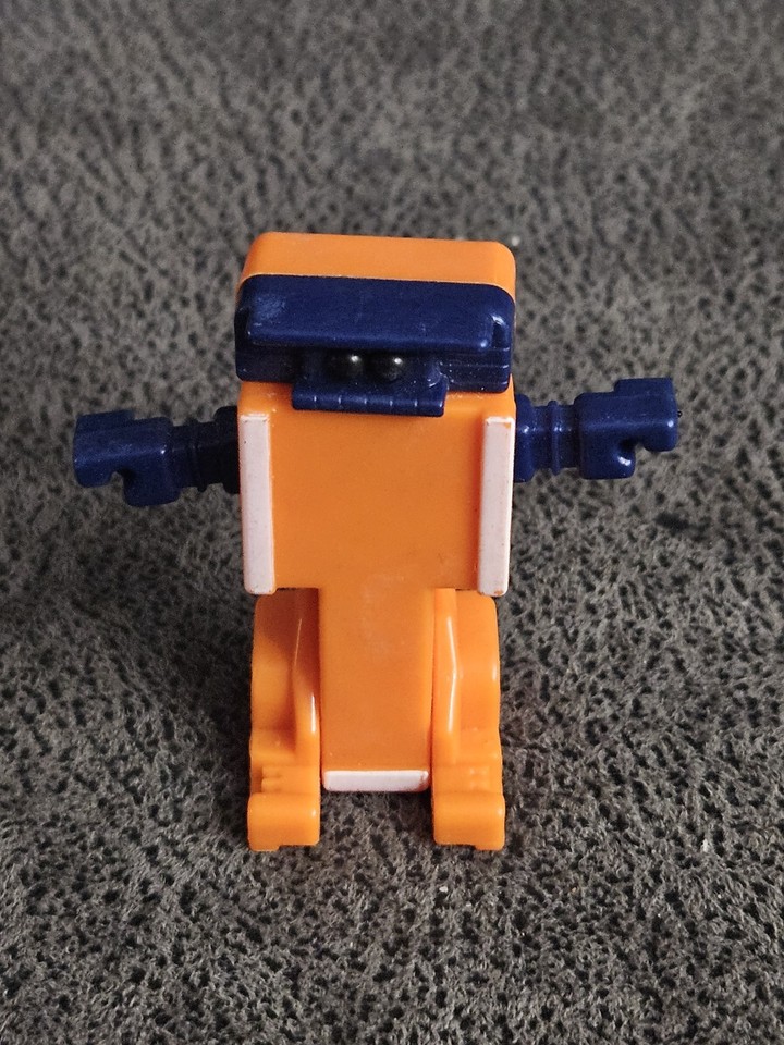 Alpha-Bots Alphabet Transforming Letter I Action Figure Lakeshore Toys ...