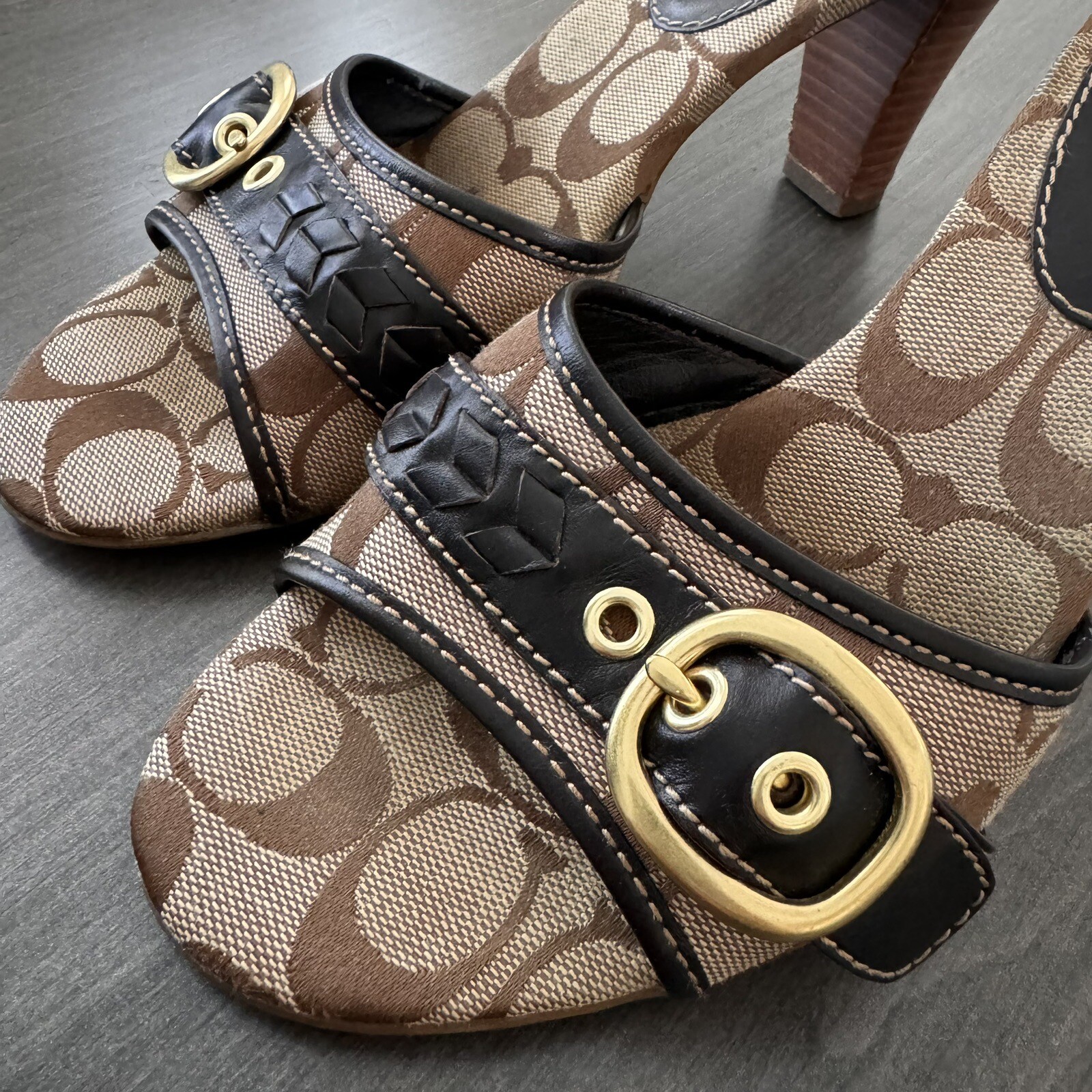 Coach Signature Kamilah open toe heels Sandals Size 8 - Gem