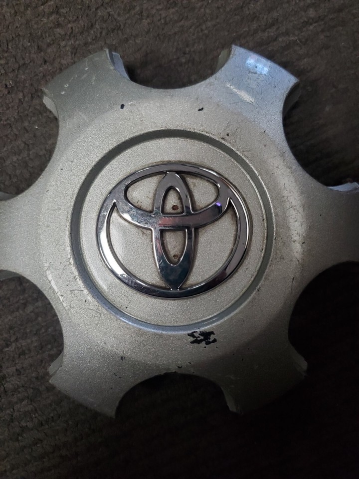 2005-2015 TOYOTA TACOMA CENTER CAP OEM SILVER 42603-AD060 | eBay