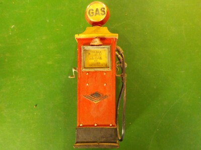 Handcrafted Vintage Red & White KeyPoint Resin 6.5" GAS PUMP FIGURINE ...