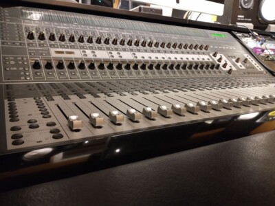 Digidesign Control 24 Mixer + Argosy 70 Series Desk - Professional ...