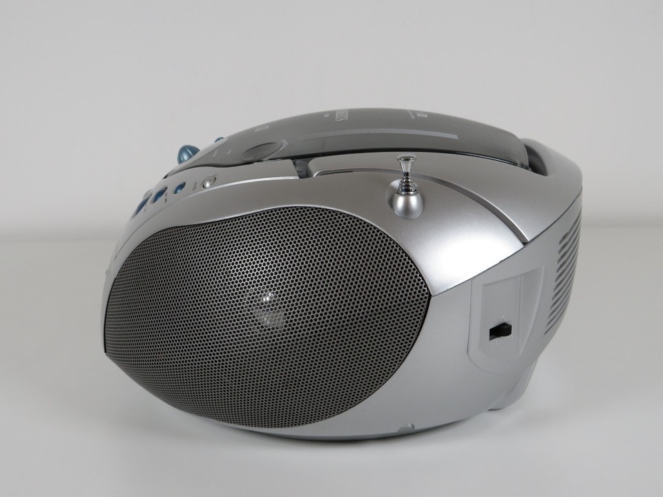 Roberts CD9959 Swallow CD FM/MW/LW Radio Player Portable Stereo Compact Disc | eBay UK