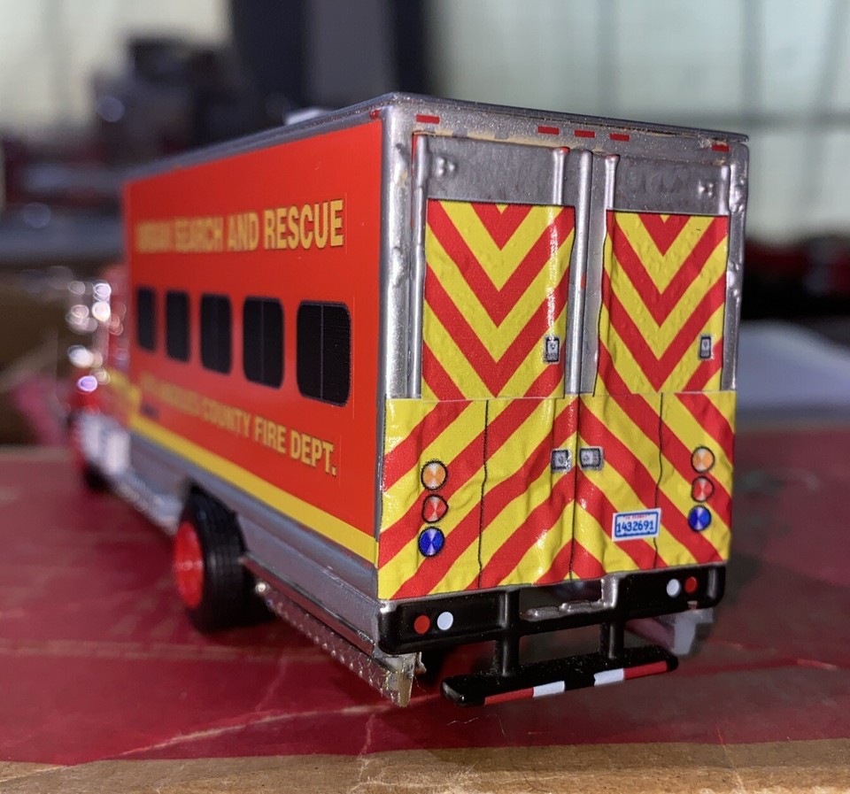 Freighter Heavy Rescue 1/64 Kitbash Code3 Los Angeles County Fire ...