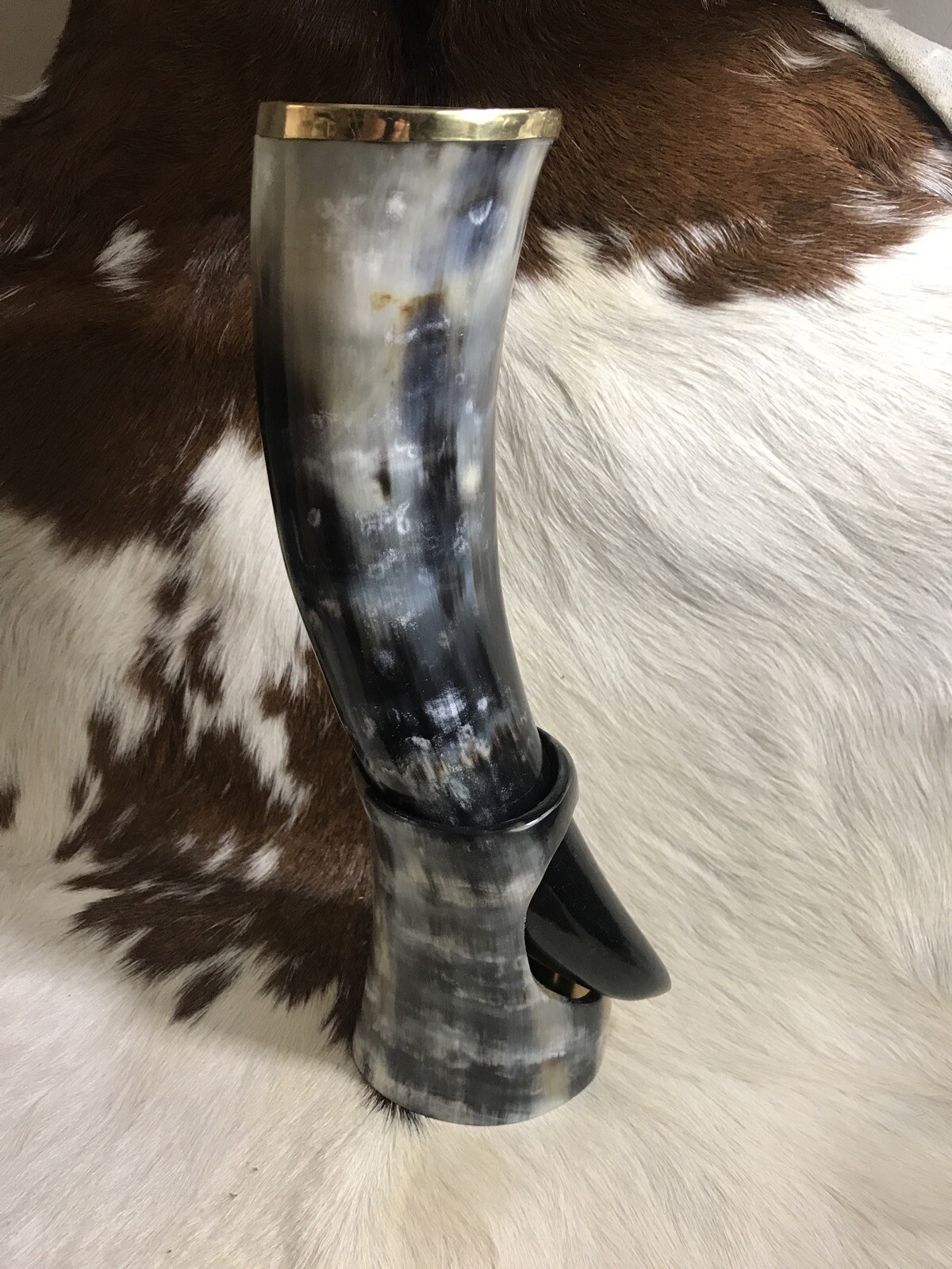 Natural Medieval Viking Dining Bovine Horn Drinking Cup Mug with Horn Stand