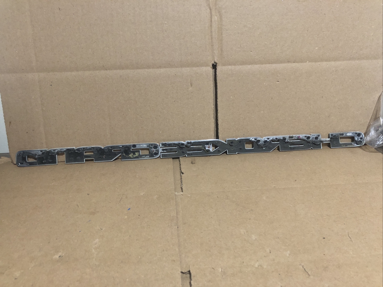 2018-2020 Jeep Grand Cherokee Front Door Emblem | 68264488AB | Mopar ...