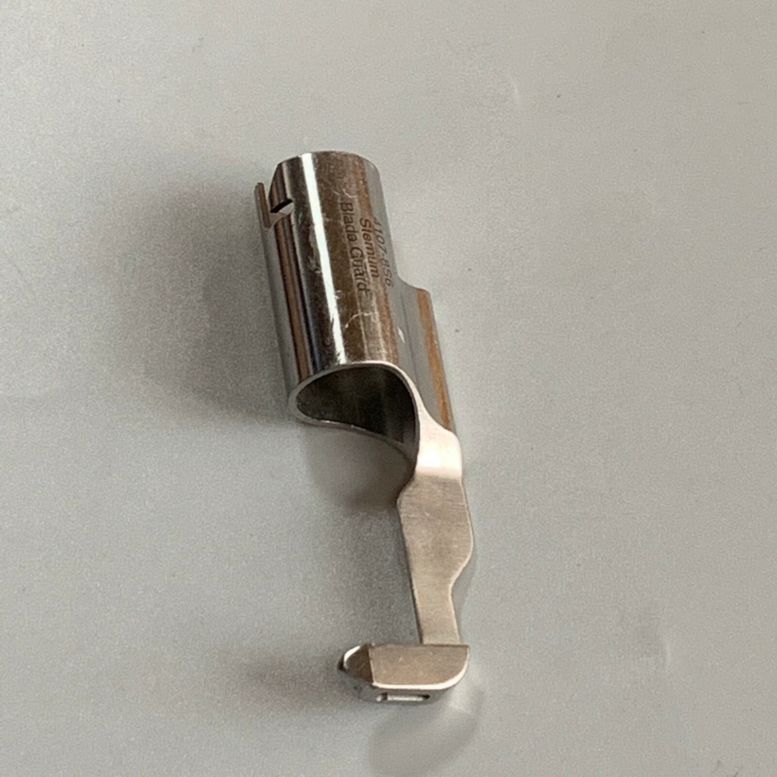 Stryker Sternum Blade Guard 4107-8 S6 used With 60 Days Warranty | eBay