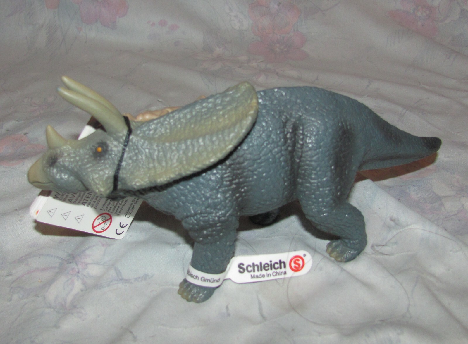 Schleich Dinosaur Torosaurus with small human figure for scale | eBay
