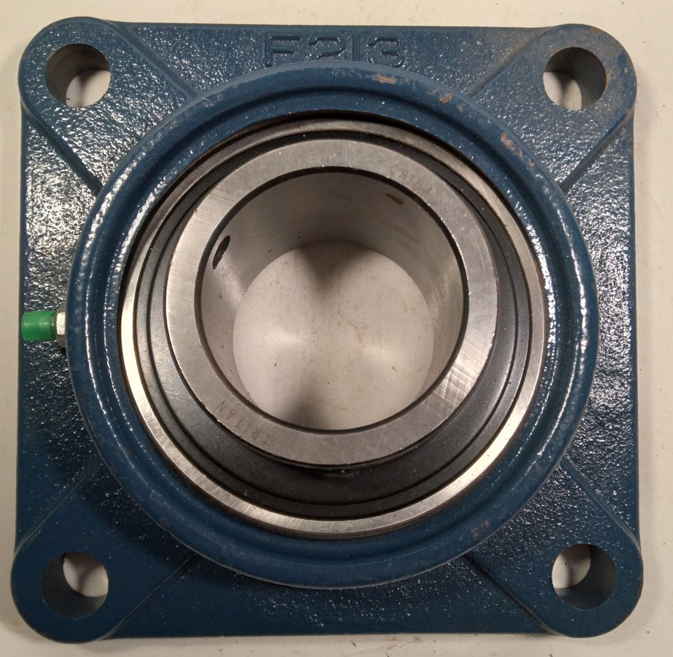 1 NEW TRITAN F213 4-BOLT FLANGE UC213-40 BEARING UNIT NIP ***MAKE OFFER ...