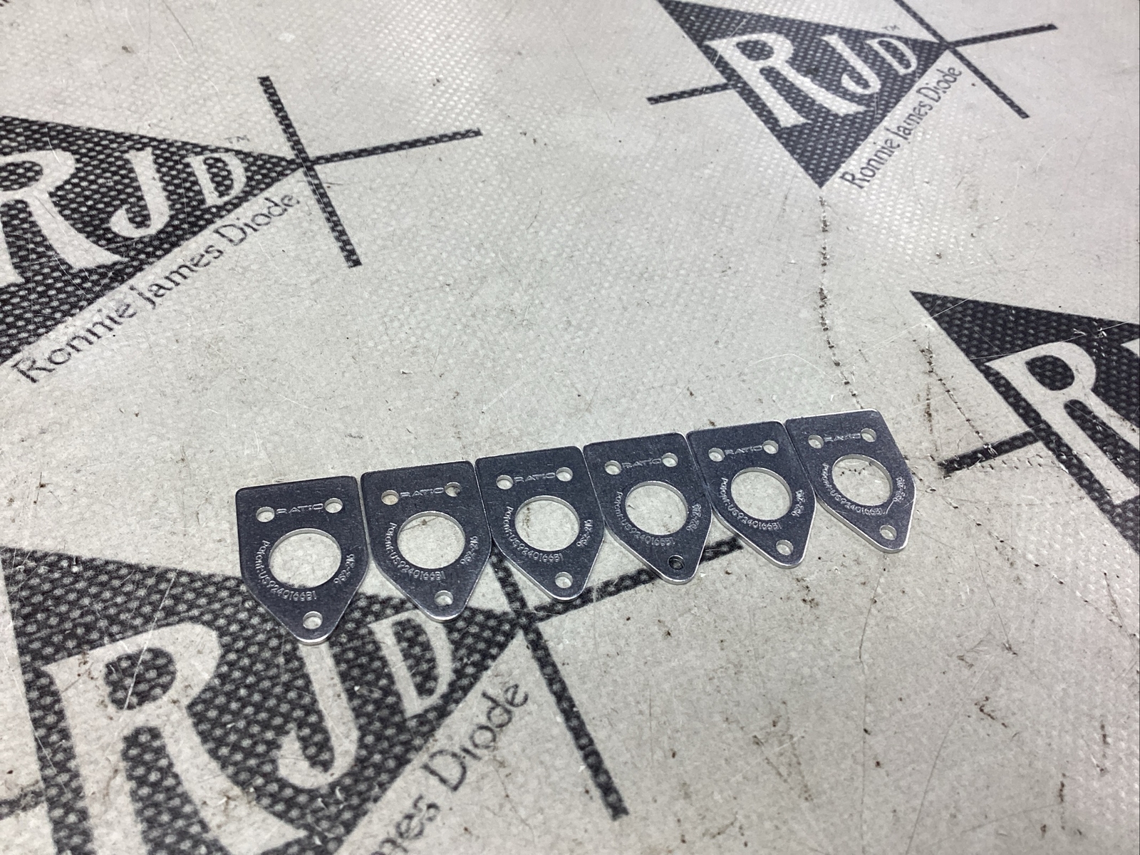 Graphtech Ratio Invisomatch Tuner Adapter Plates 90 Degree Screw | eBay