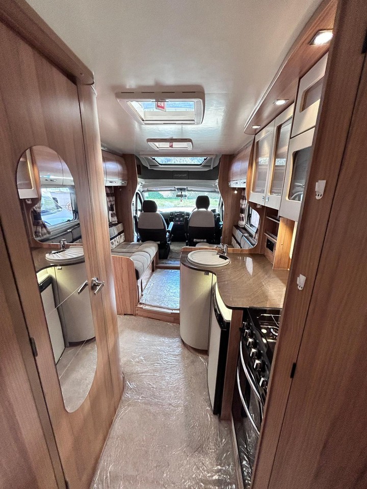 BAILEY APPROACH AUTOGRAPH 730 2015 JUST 30500 MILES SUPERB ISLAND BED ...