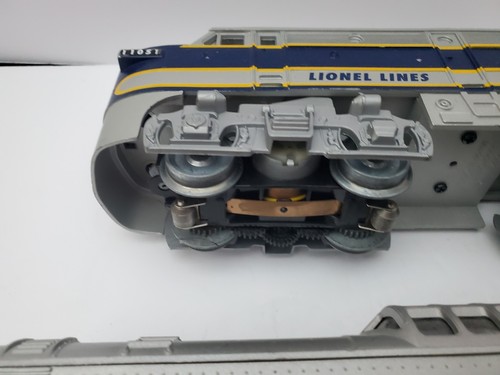 Lionel 6-18994 Lionel Lines FA Diesel Locomotive #11051 & 3 Passenger ...