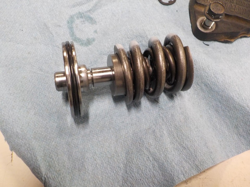 John Deere PTO Brake Spring Kit w/Cover AM881112 425 445 X485 X585 X720 ...